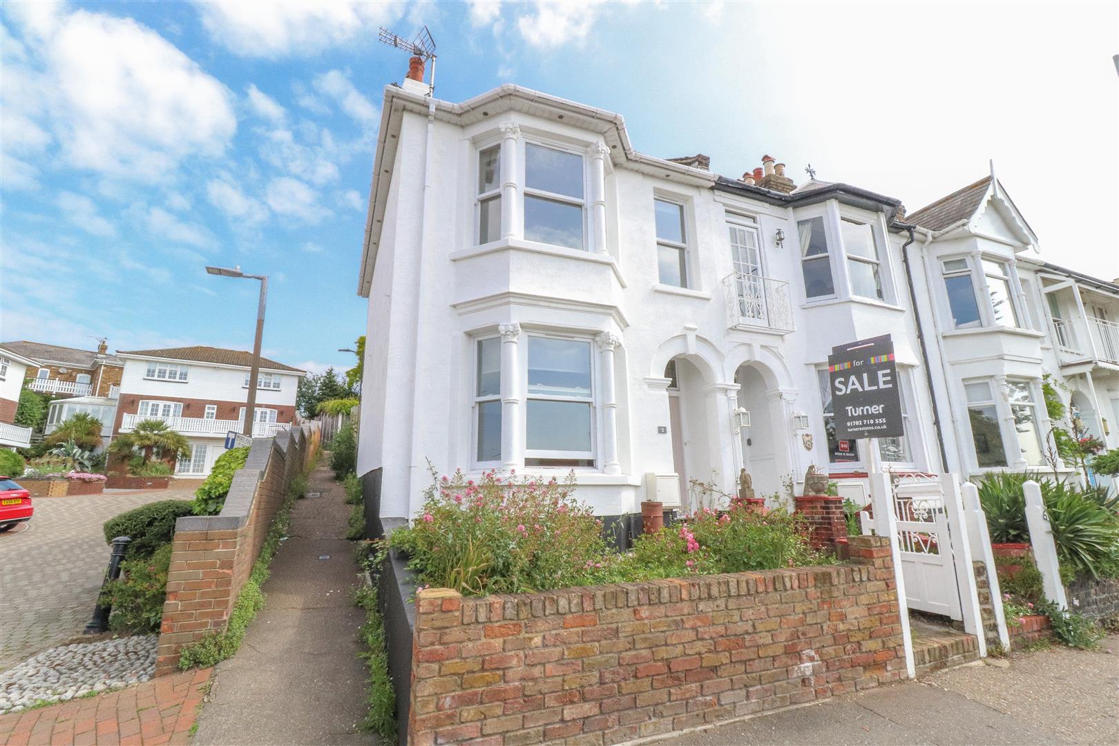 Appointmoor | Cliff Parade, Leigh-On-Sea